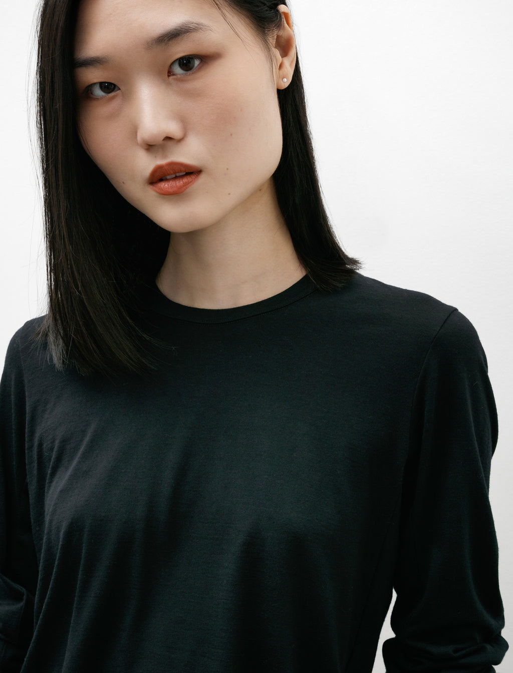 Veilance Frame LS Crew Black – Neighbour