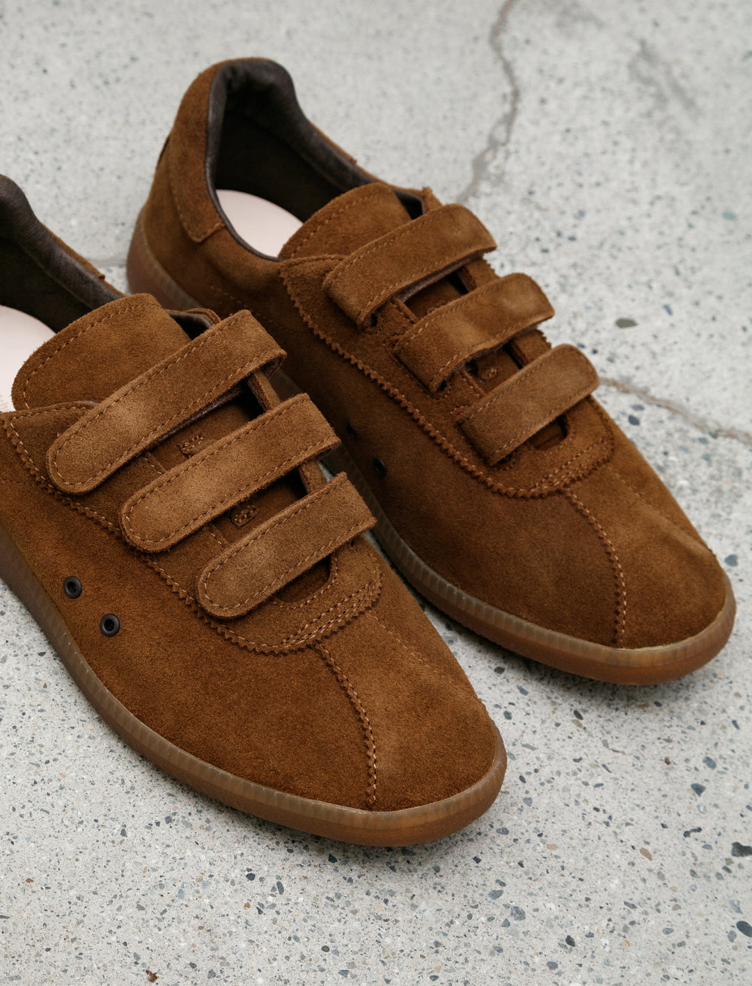 Hender Scheme Tim Camel – Neighbour