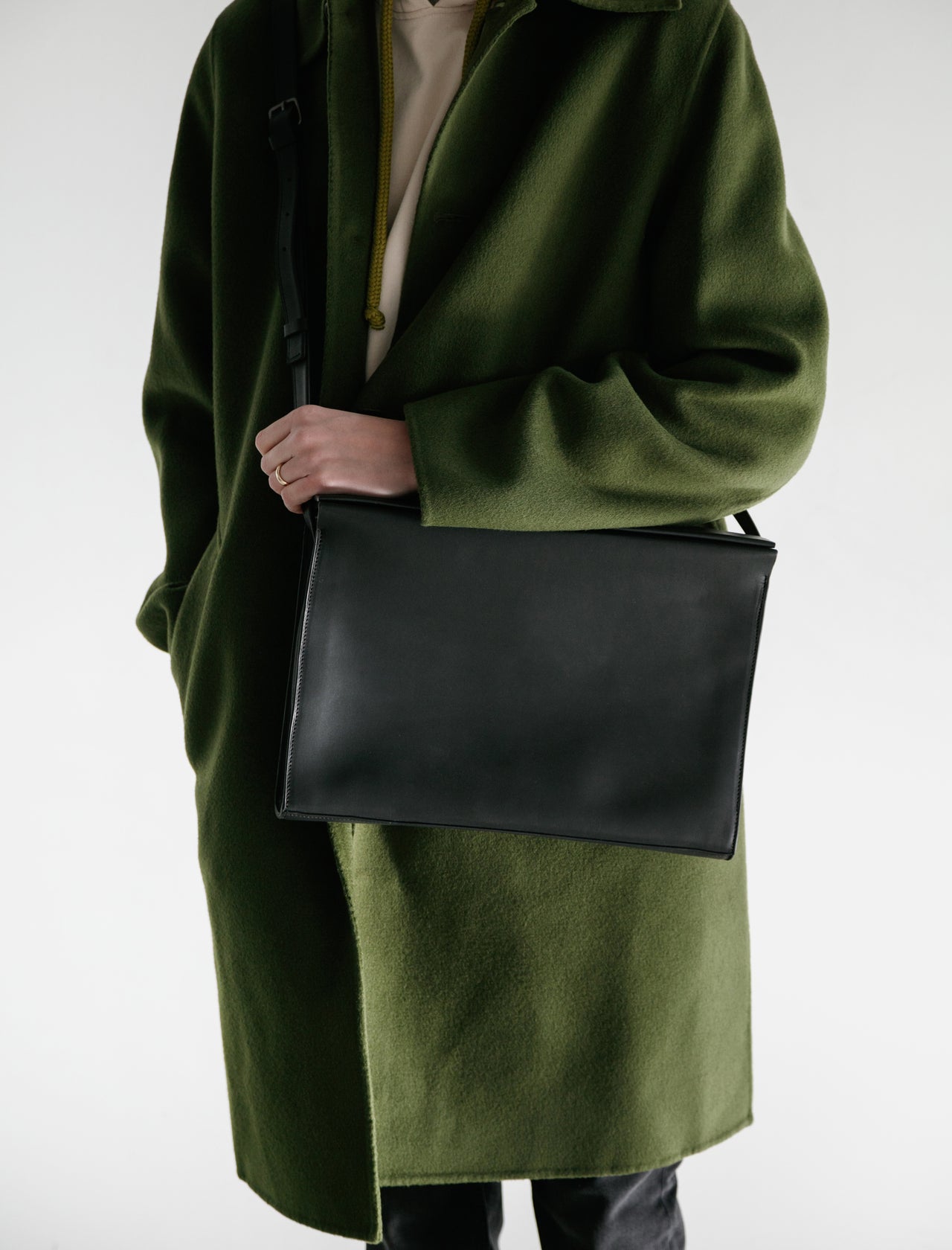 Isaac Reina Mens – Neighbour